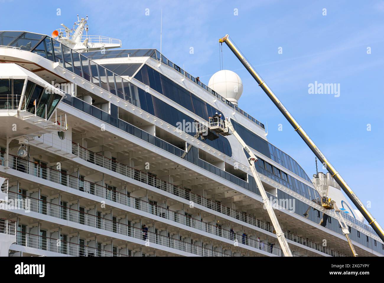 Chantier Naval de Marseille, France : Oceania Cruises' MS RIVIERA ...