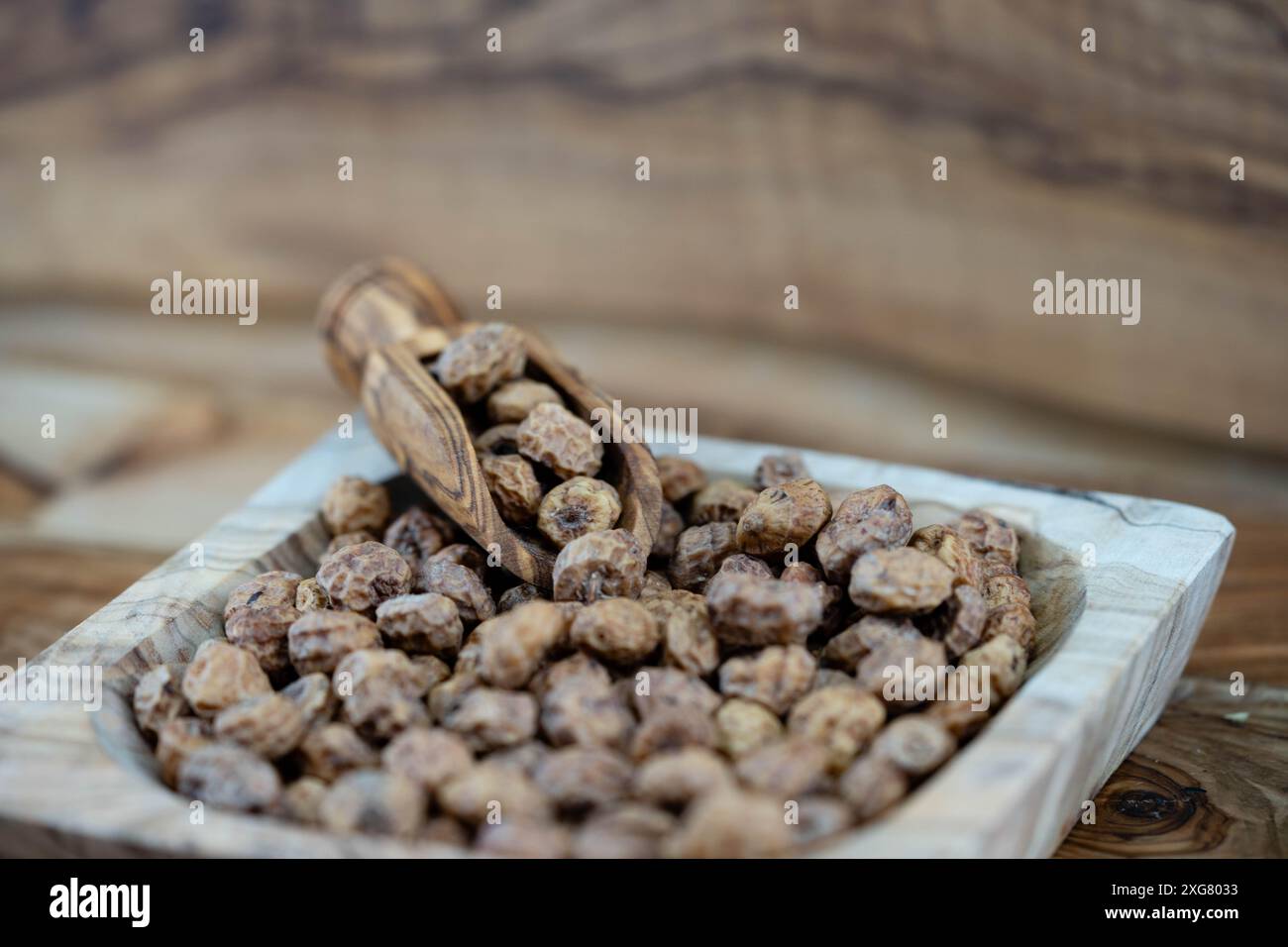 Tiger nut plant hi-res stock photography and images - Alamy