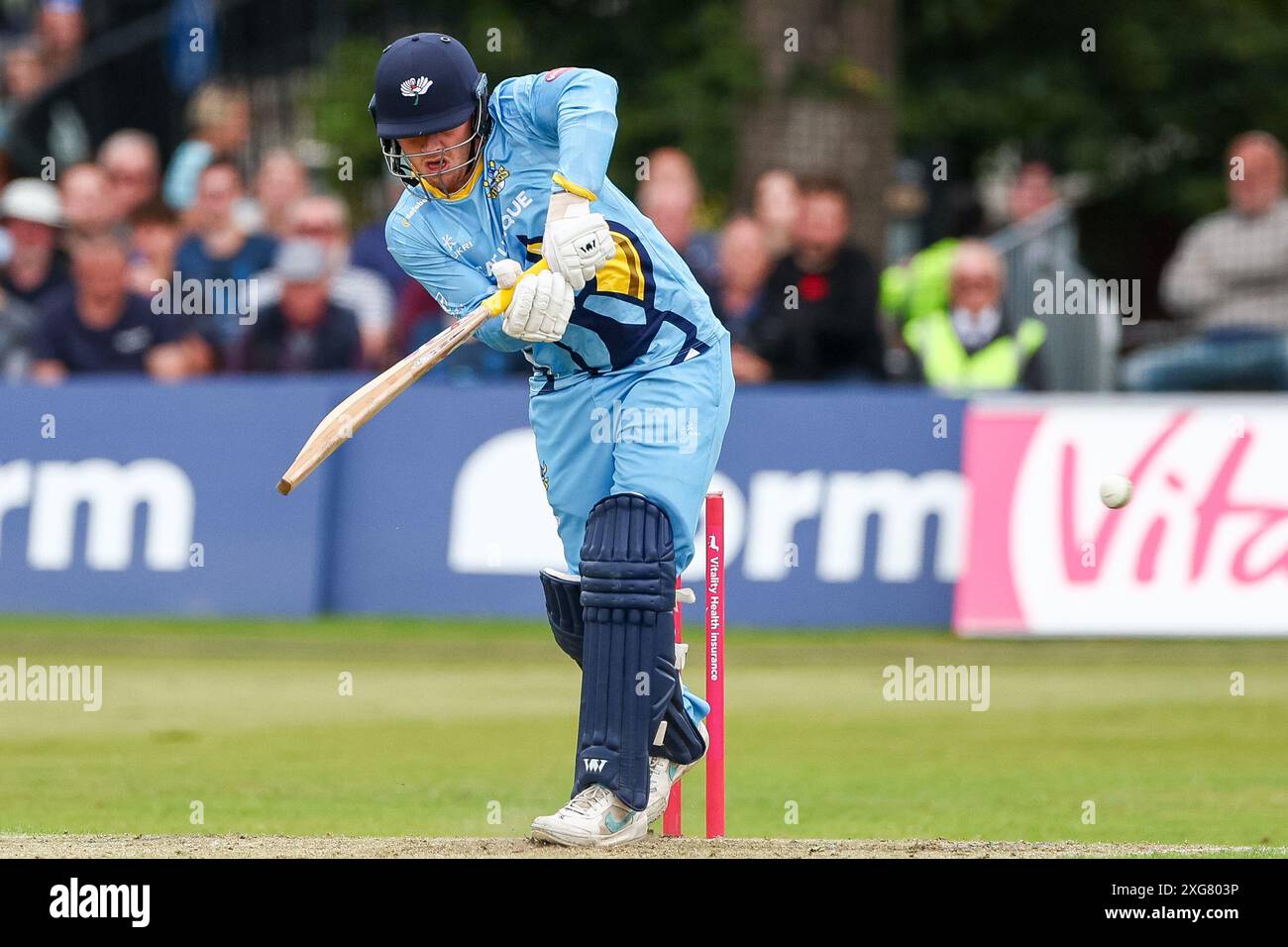 Chesterfield, UK. 07th July, 2024. Dom Bess of Yorkshire in action with ...