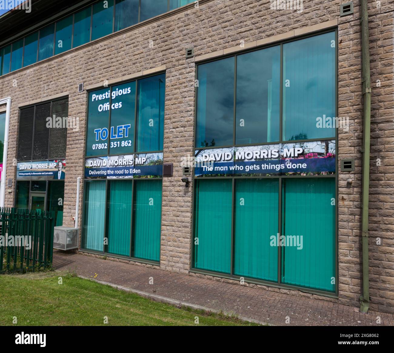 David morris mp constituency office hi-res stock photography and images ...