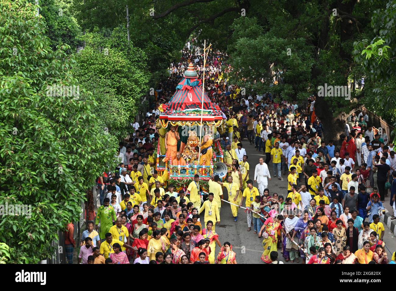 Dhaka, Bangladesh. 7th July 2024. Hindu devotees celebrate the Roth Yatra (Roth Jatra) annual ...