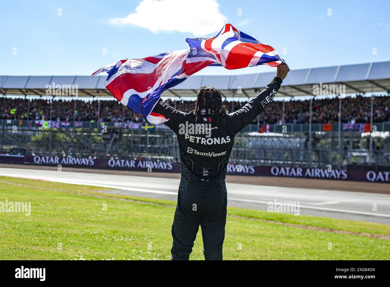 HAMILTON Lewis (gbr), Mercedes AMG F1 Team W15, portrait, celebrate his ...