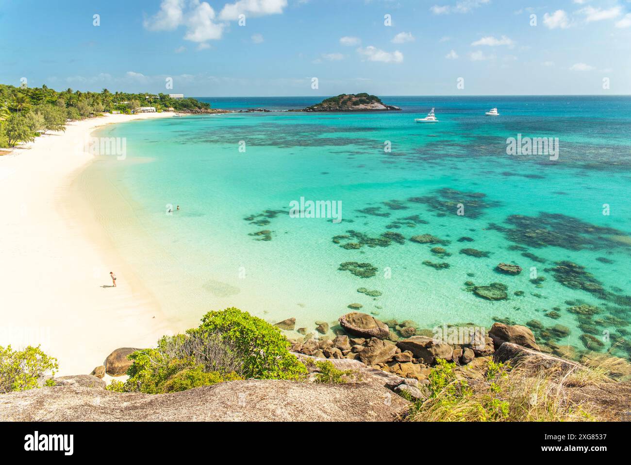 Picturesque tropical sandy Anchor Beach with turquoise water on Lizard ...