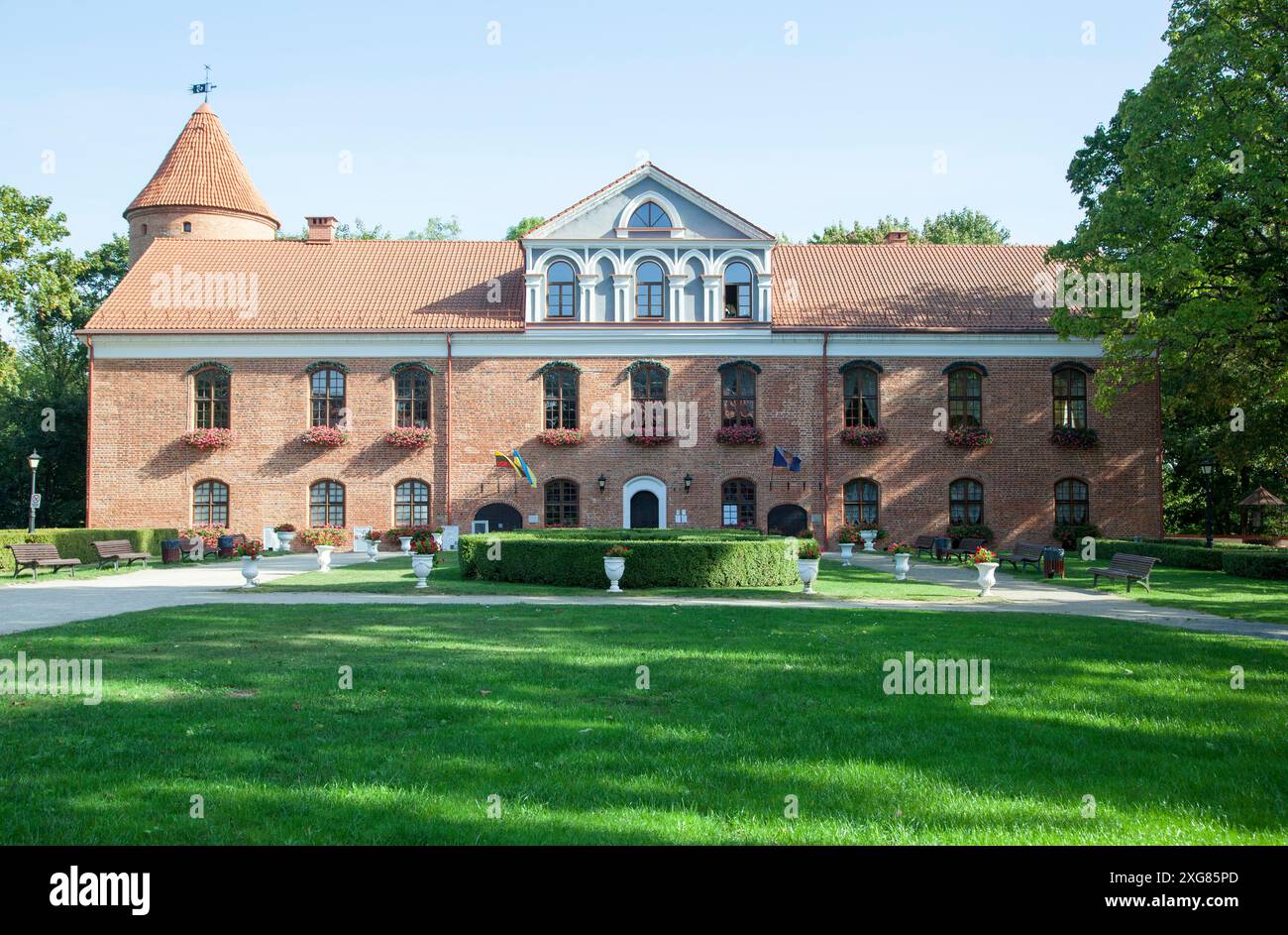 The view of historic 17th century Raudondvaris Castle (Lithuania Stock ...