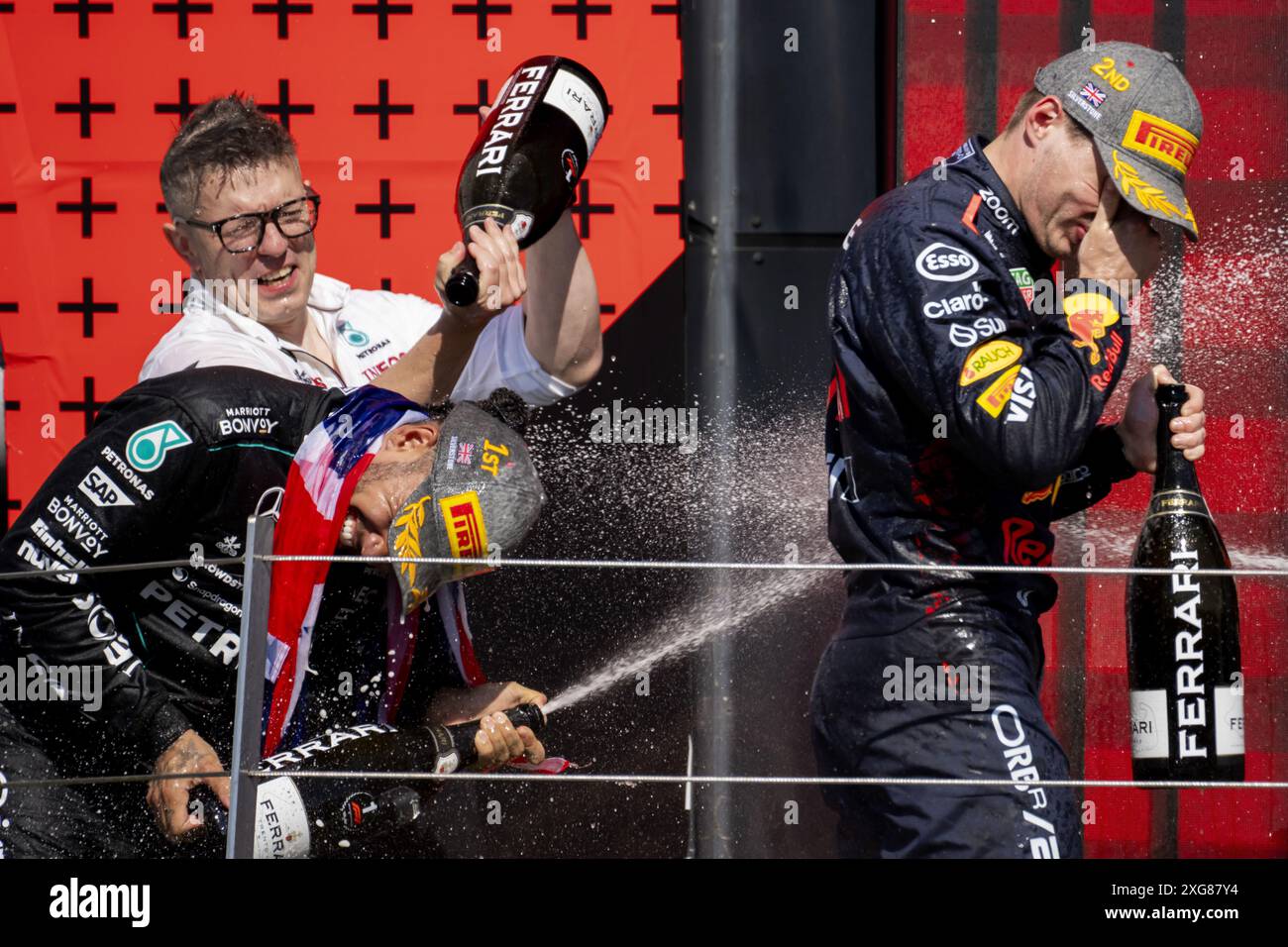 SILVERSTONE - (L-R) Peter Bennington (Mercedes), Lewis Hamilton ...