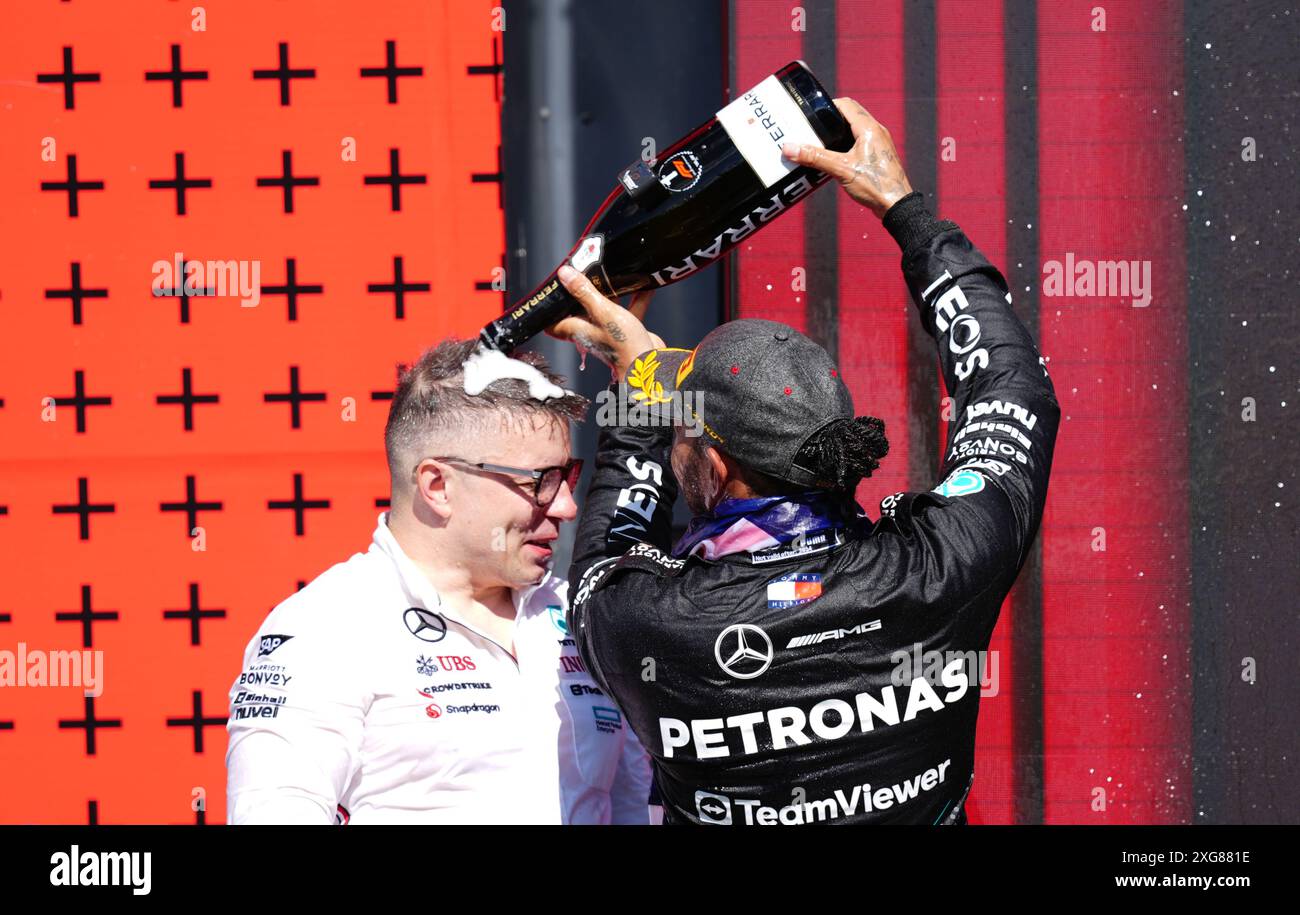 Mercedes' Lewis Hamilton and engineer Peter Bonnington celebrating on ...