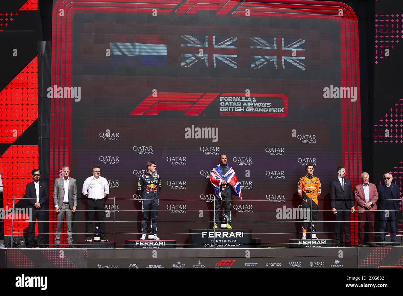VERSTAPPEN Max (ned), Red Bull Racing RB20, portrait, HAMILTON Lewis ...