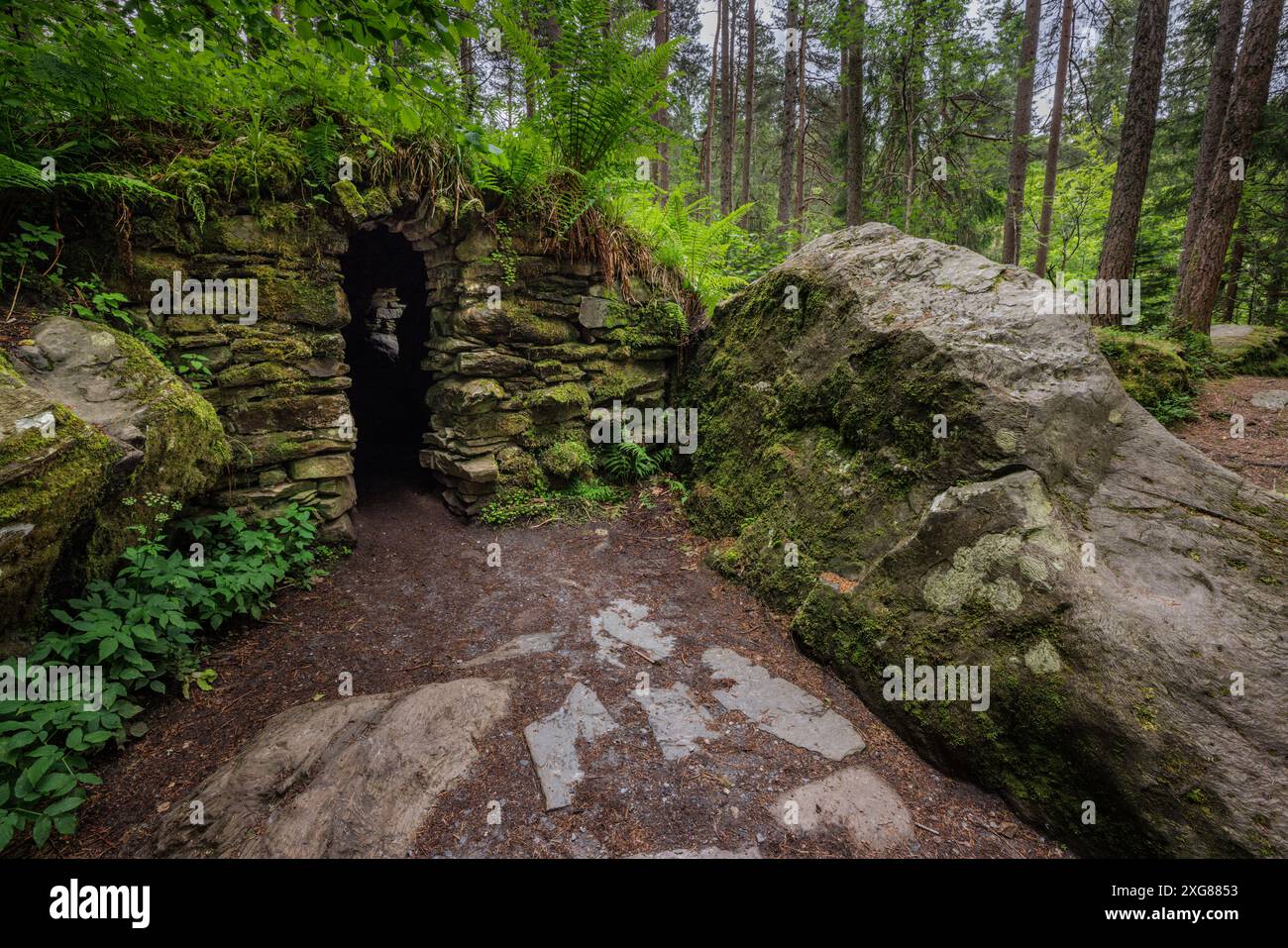 Ossian's cave hi-res stock photography and images - Alamy