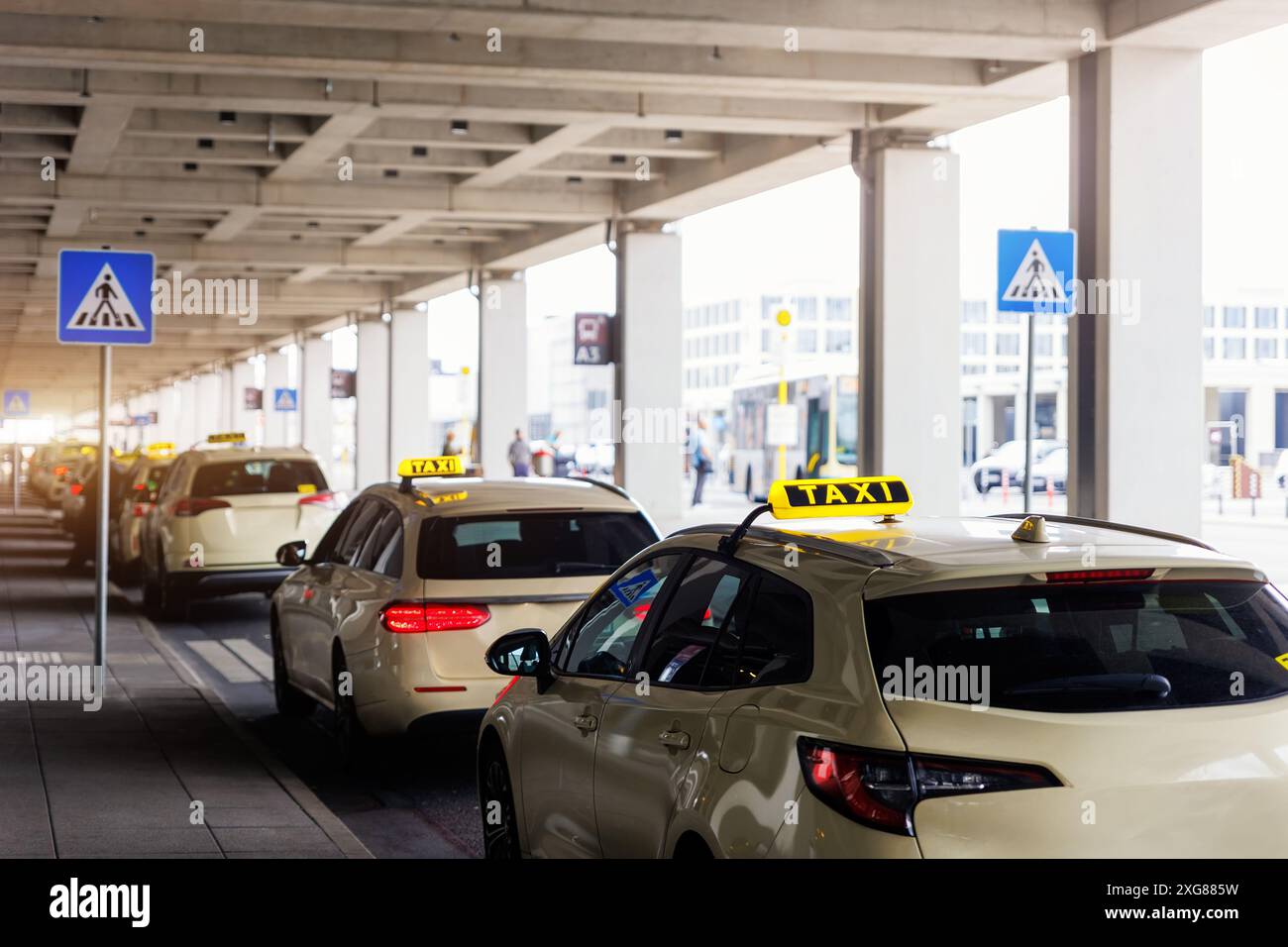 Transport hub taxi stand hi-res stock photography and images - Alamy