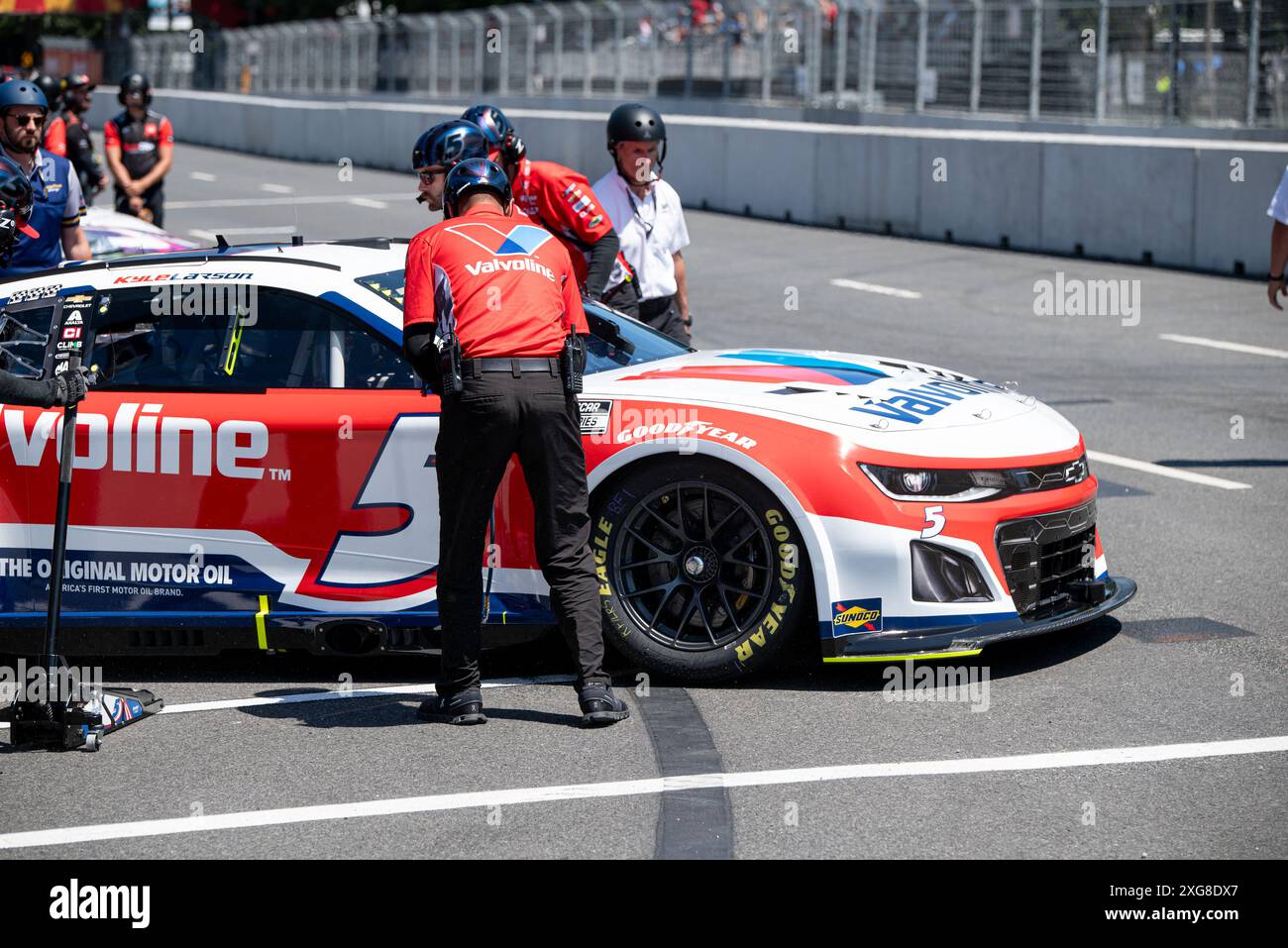 NASCAR Chicago Street race, Grant Park 165, first day of street racing ...