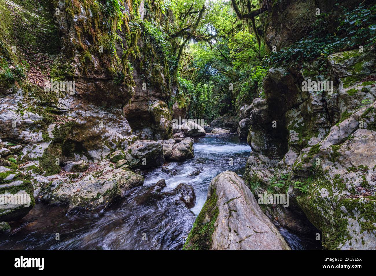 Grotte del bussento hi-res stock photography and images - Alamy