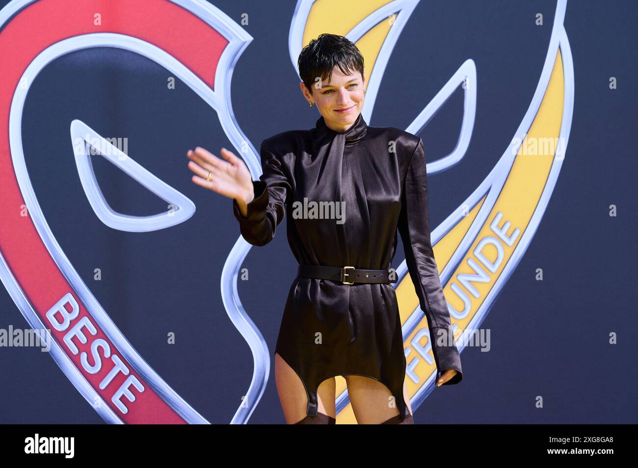 07 July 2024, Berlin: Emma Corrin, actress from Great Britain, comes to ...