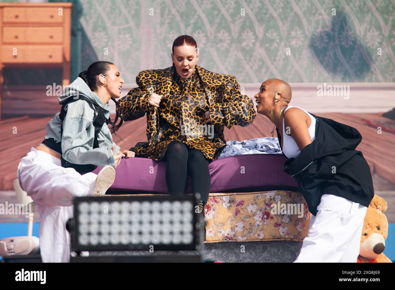 London, United KIngdom. 7th July 2024. Anne Marie entertains the crowd ...