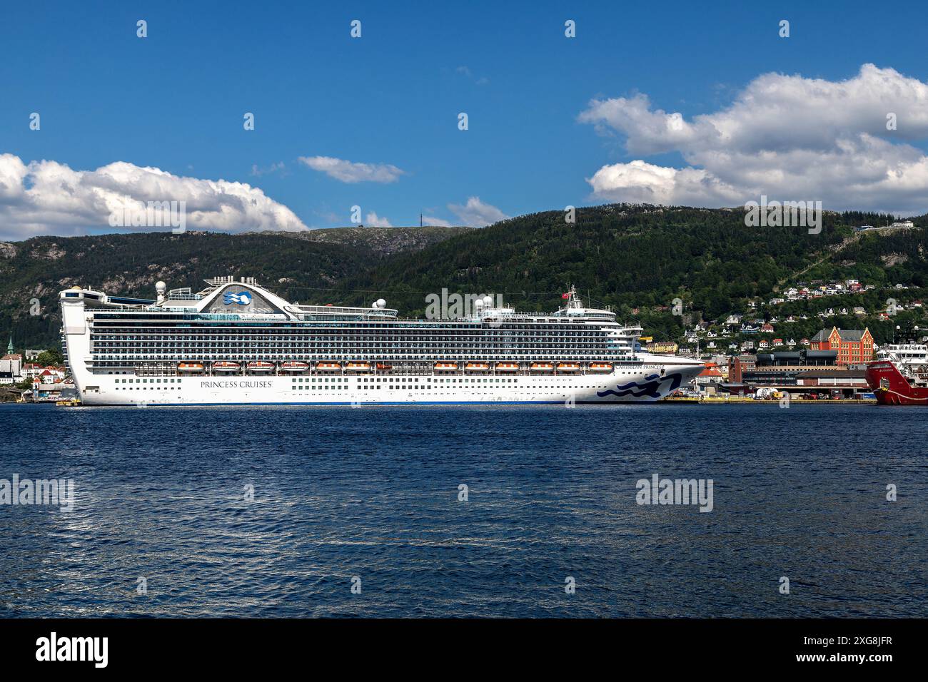 Cruise ship Caribbean Princess at Jekteviken terminal in port of Bergen ...