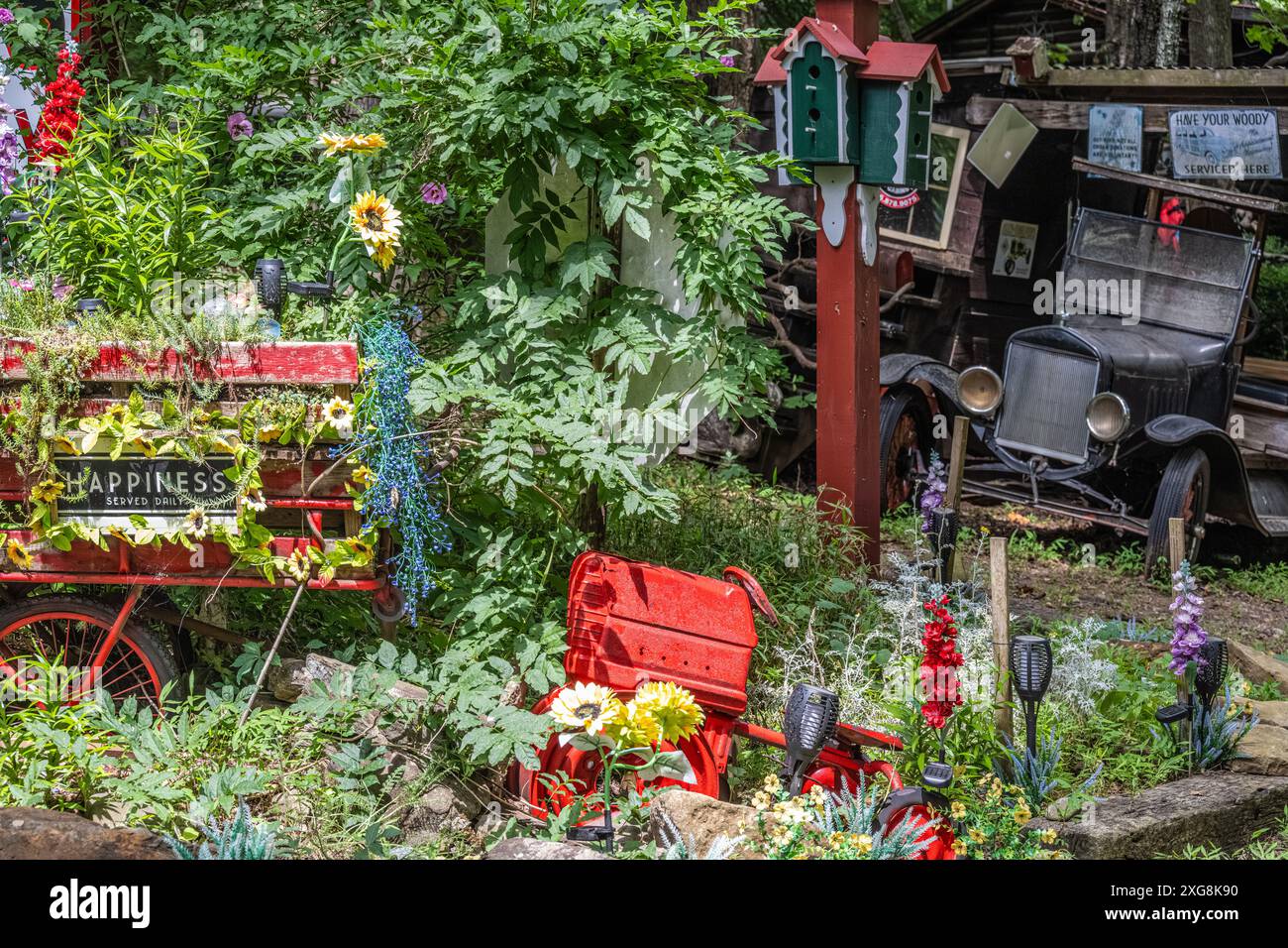 Entrance to the unique Bear Creek Lodge and Cabins on the Chattahoochee ...