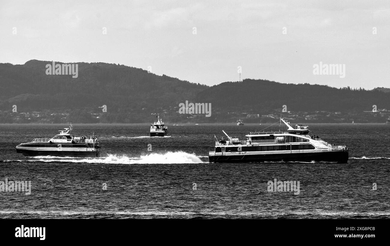 High speed passenger catamaran Ekspressen departing from Askoey en ...