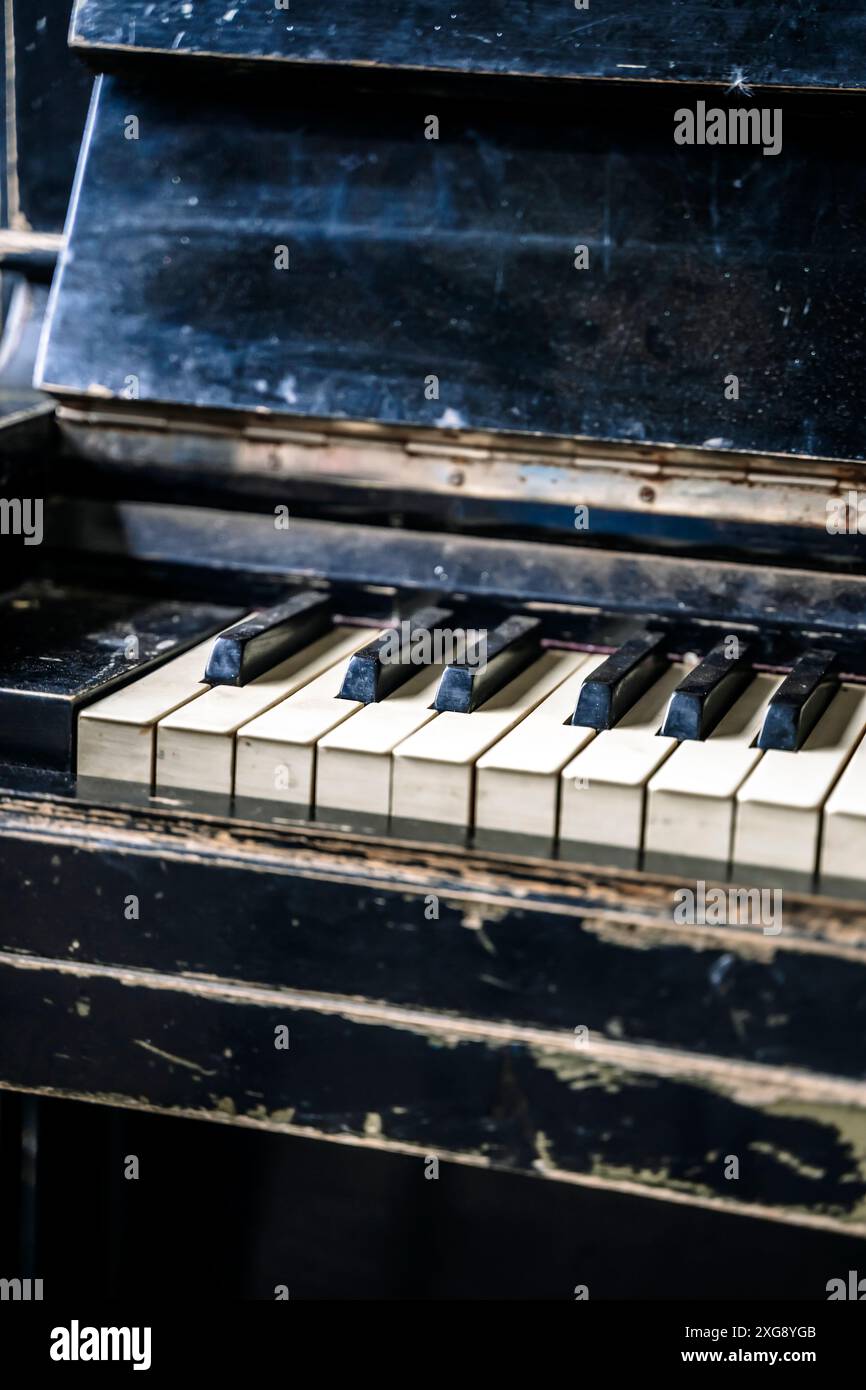 Piano keys and lock hi-res stock photography and images - Alamy