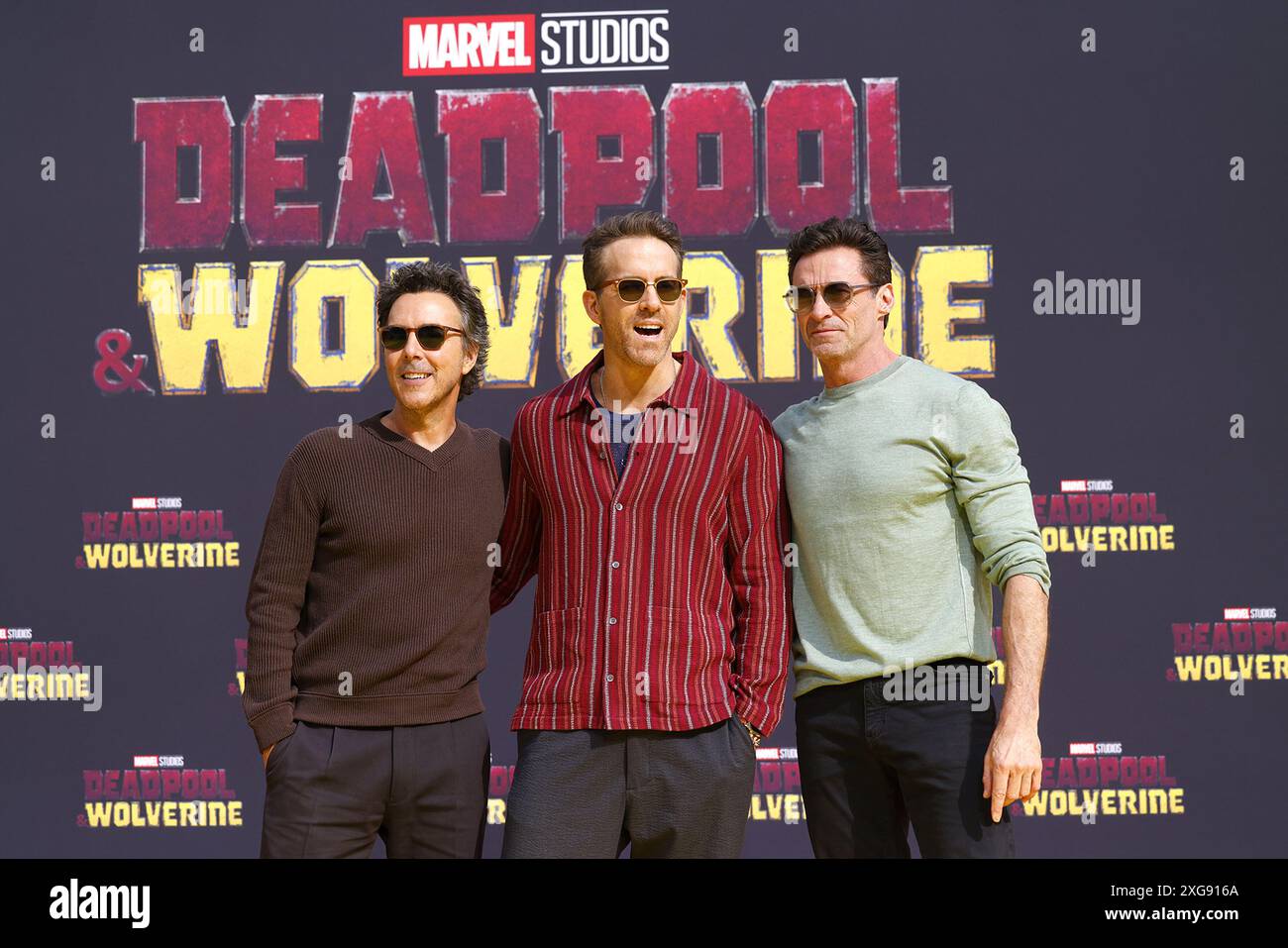Shawn Levy, Ryan Reynolds und Hugh Jackman bei der „Deadpool & Wolverine“ Film Premiere am 7.07. ...