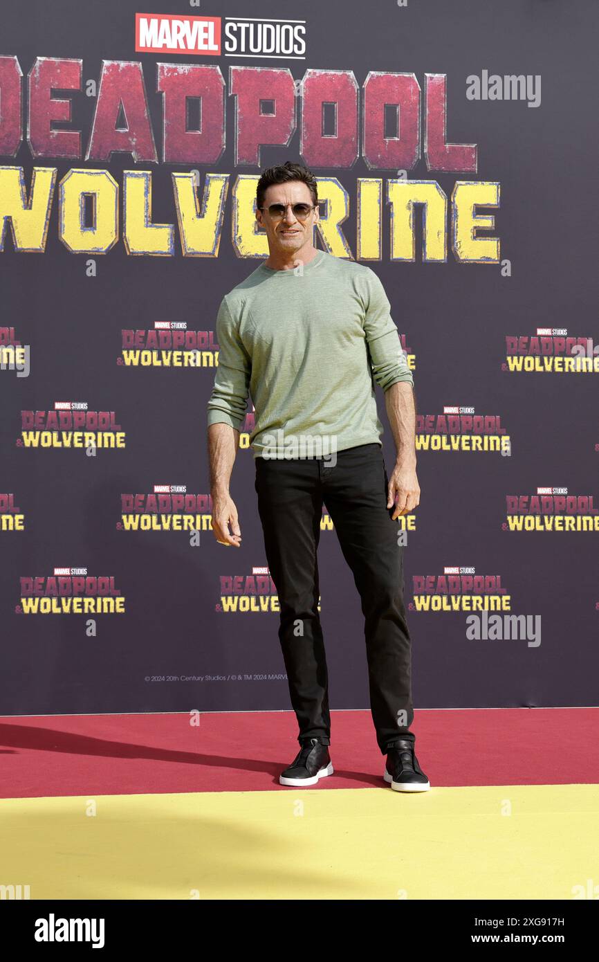 Hugh jackman in film wolverine hi-res stock photography and images - Alamy