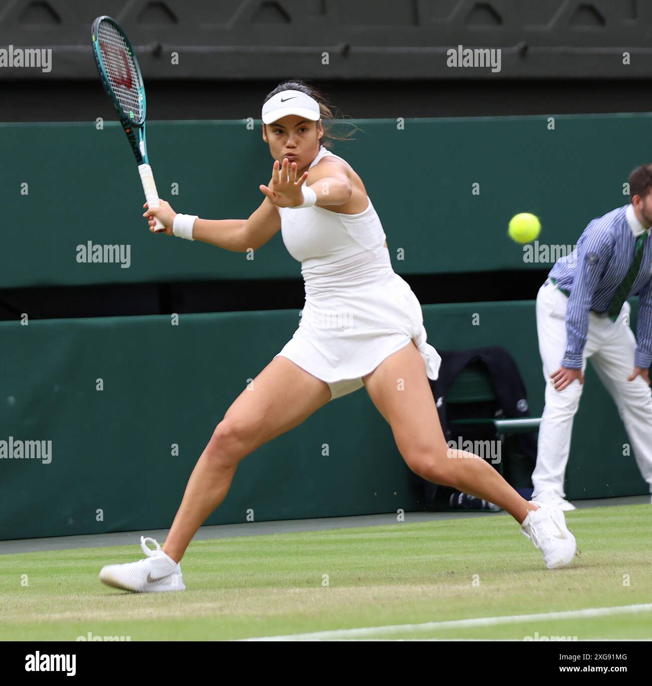 Emma raducanu wimbledon 2024 hi-res stock photography and images - Alamy