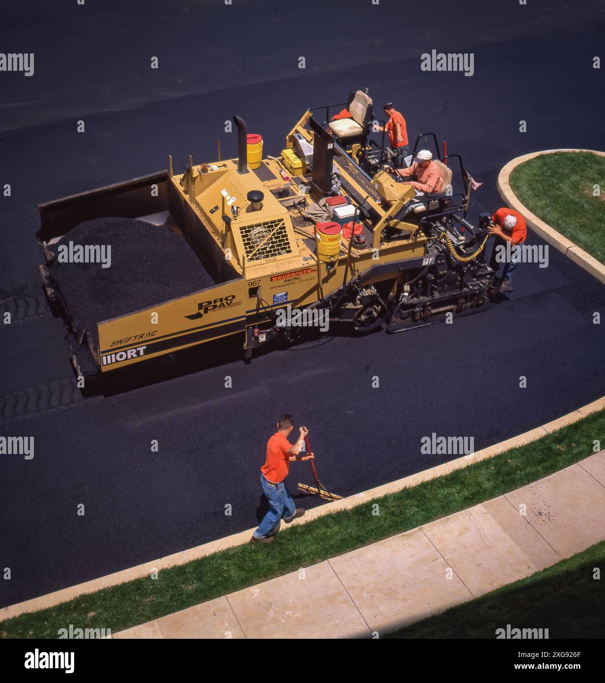 Pavement smoothing hi-res stock photography and images - Alamy