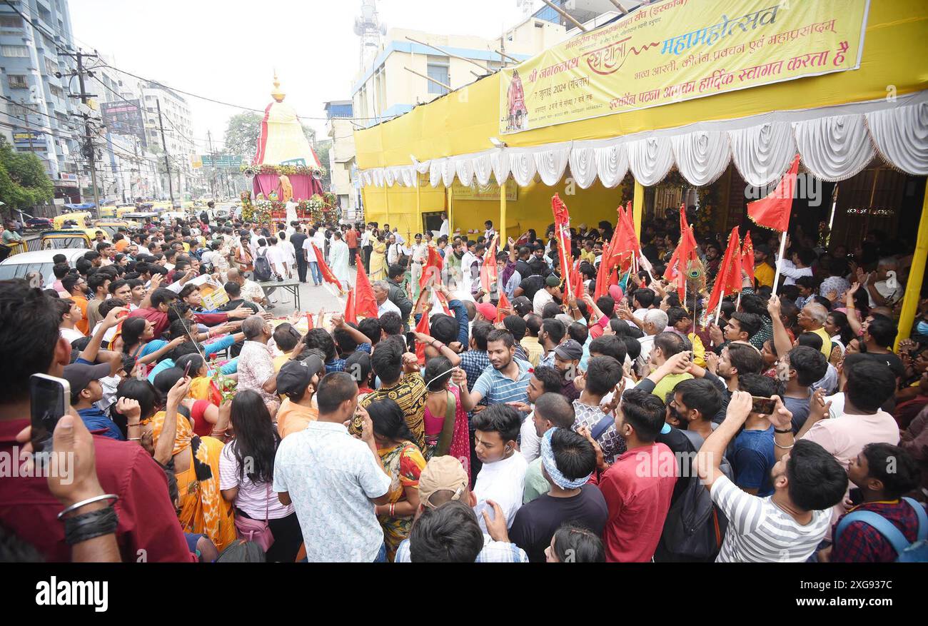 Patna, India. 07th July, 2024. PATNA, INDIA - JULY 7: Devotees crowd ...