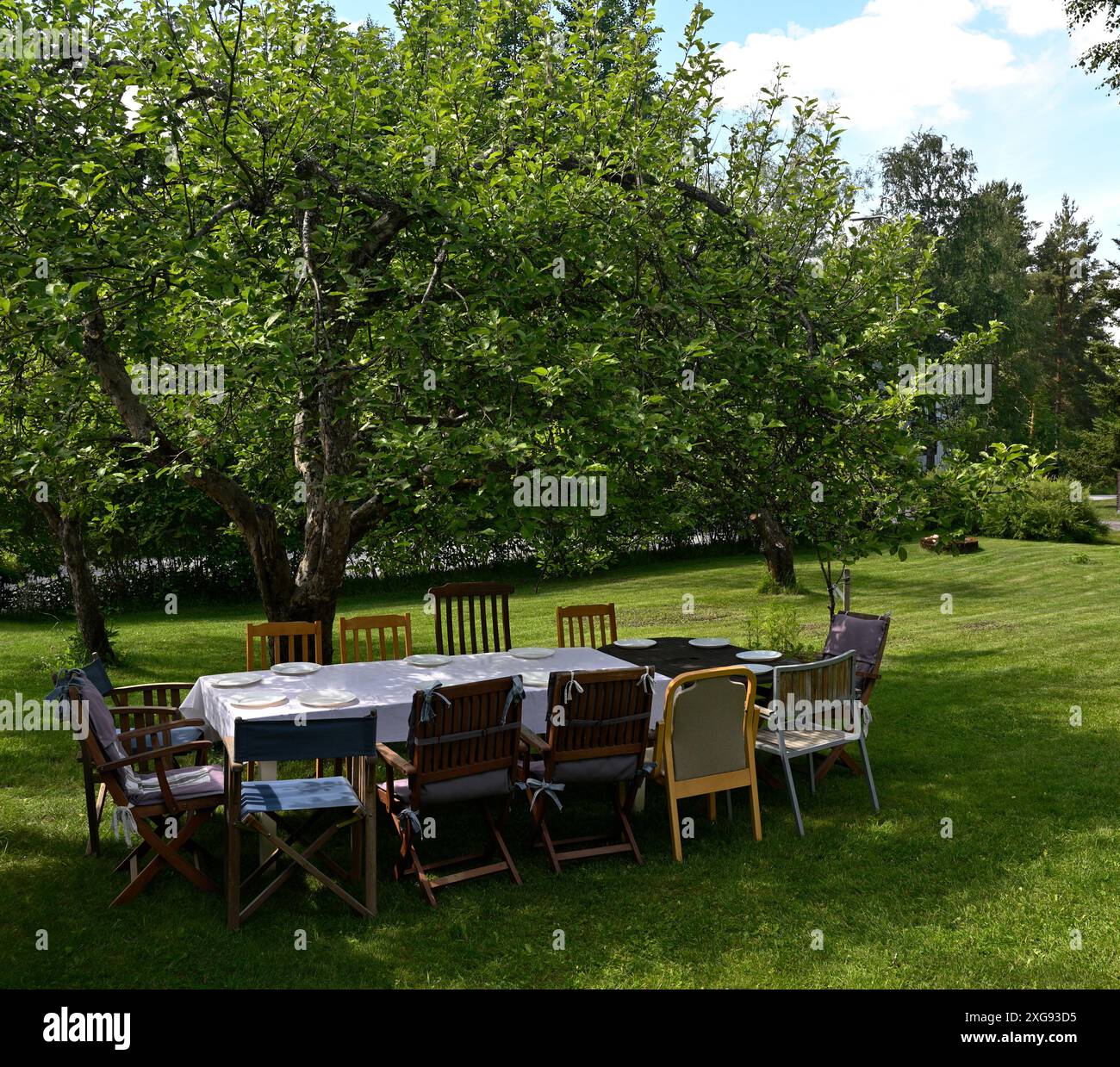 Gathering in countryside surroundings hi-res stock photography and ...