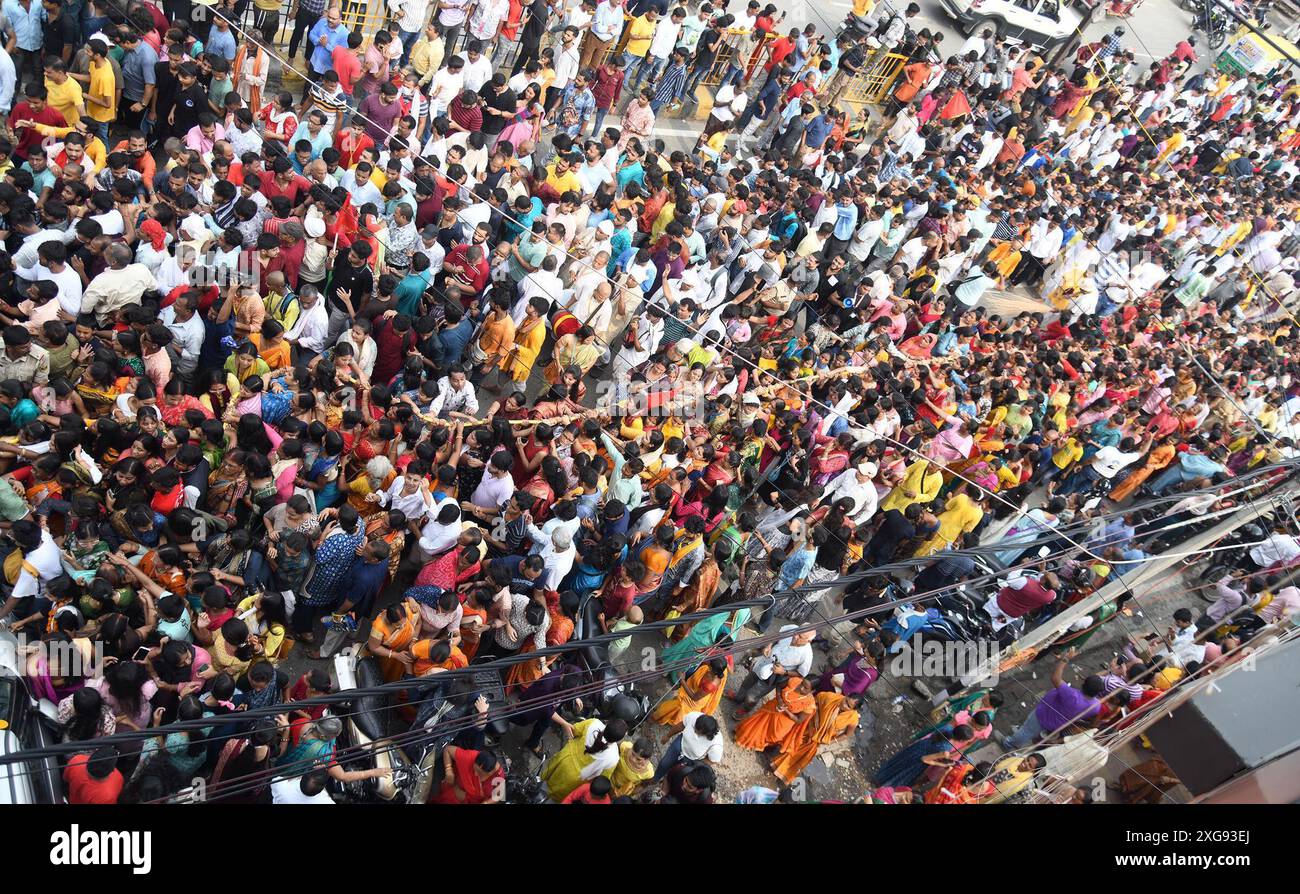 PATNA, INDIA - JULY 7: Devotees carrying Rath of lord Jagnnath during ...