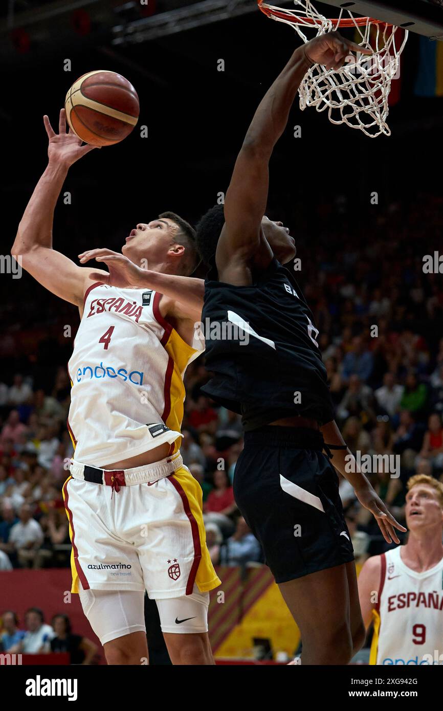 Jaime Pradilla from Spain team, Travis Munnings from Bahamas team seen in action during the game ...
