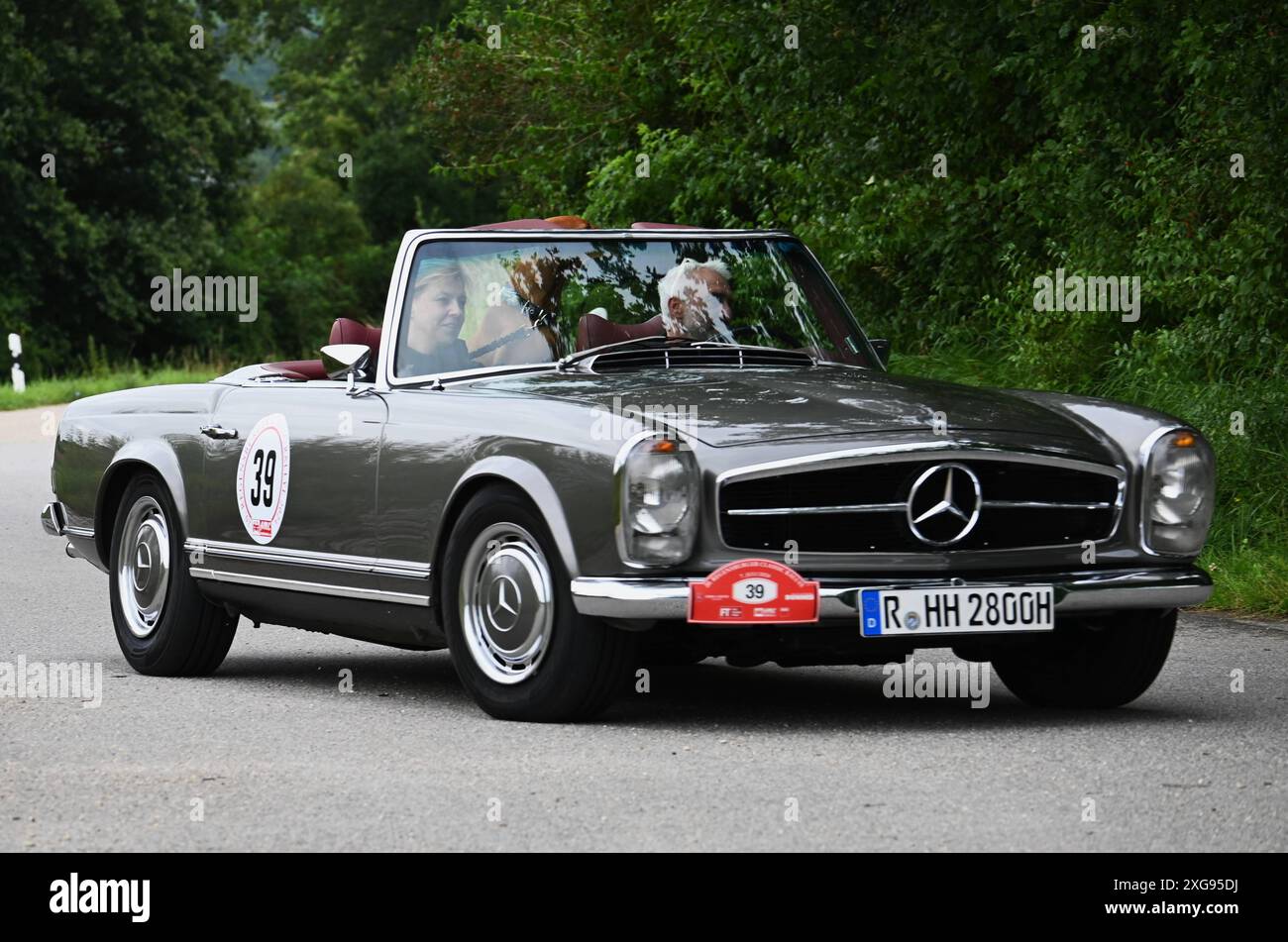 Mercedes 1969 280 sl hi-res stock photography and images - Alamy