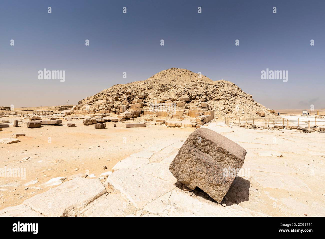 Saqqara(Saqqarah, Sakkara), Pyramid of Unas, with mastabas of royal ...