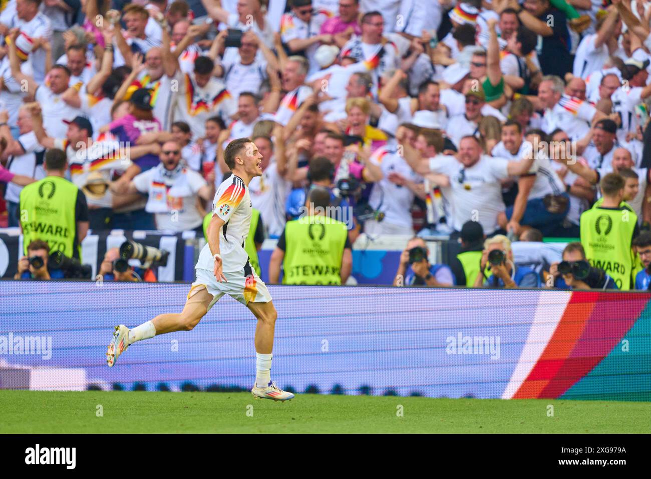 Florian Wirtz, Nr. 17 DFB scores, shoots goal , Tor, Treffer, Torschuss ...