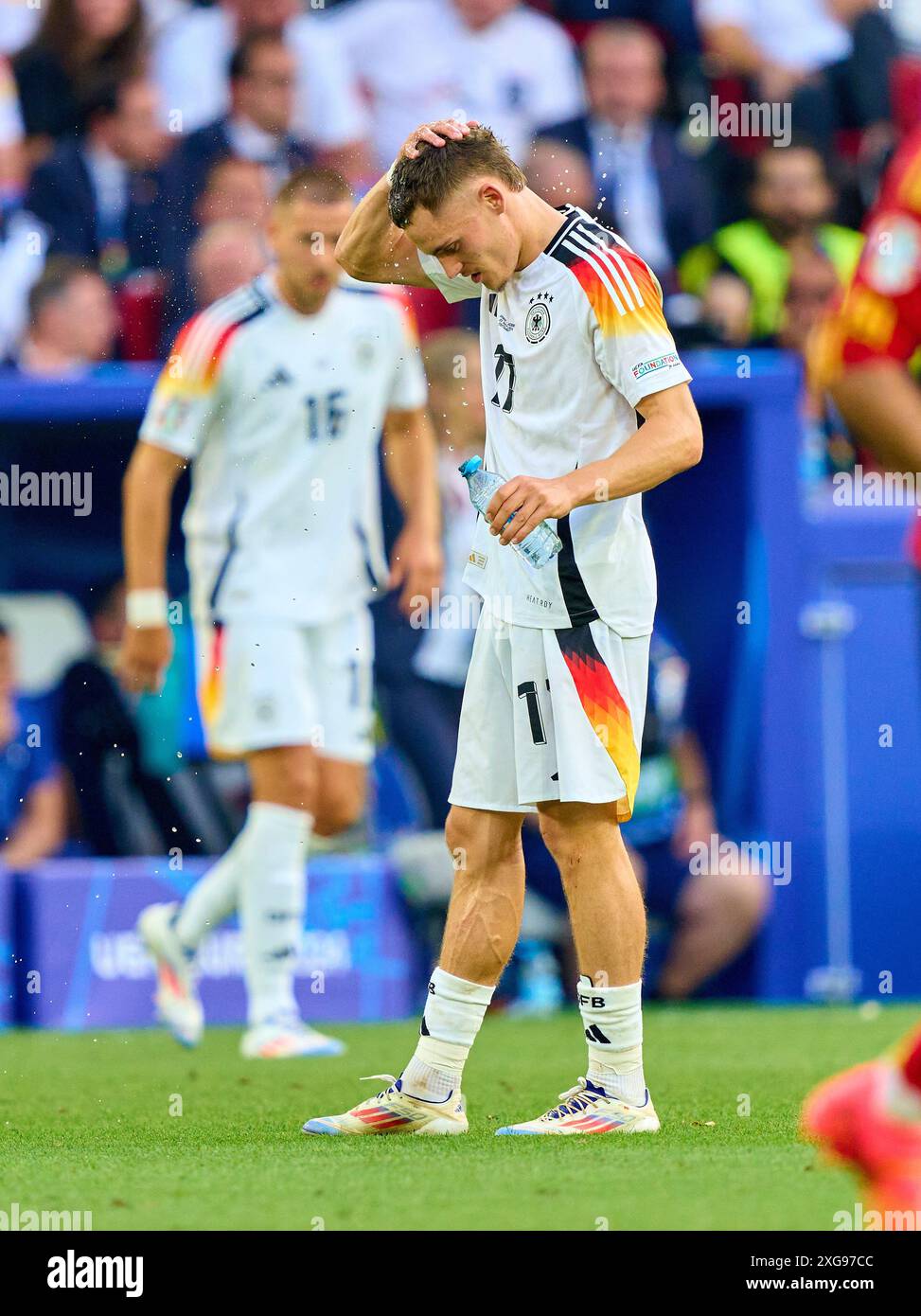 Florian Wirtz, Nr. 17 DFB drinks water and refresh in the quarter final ...