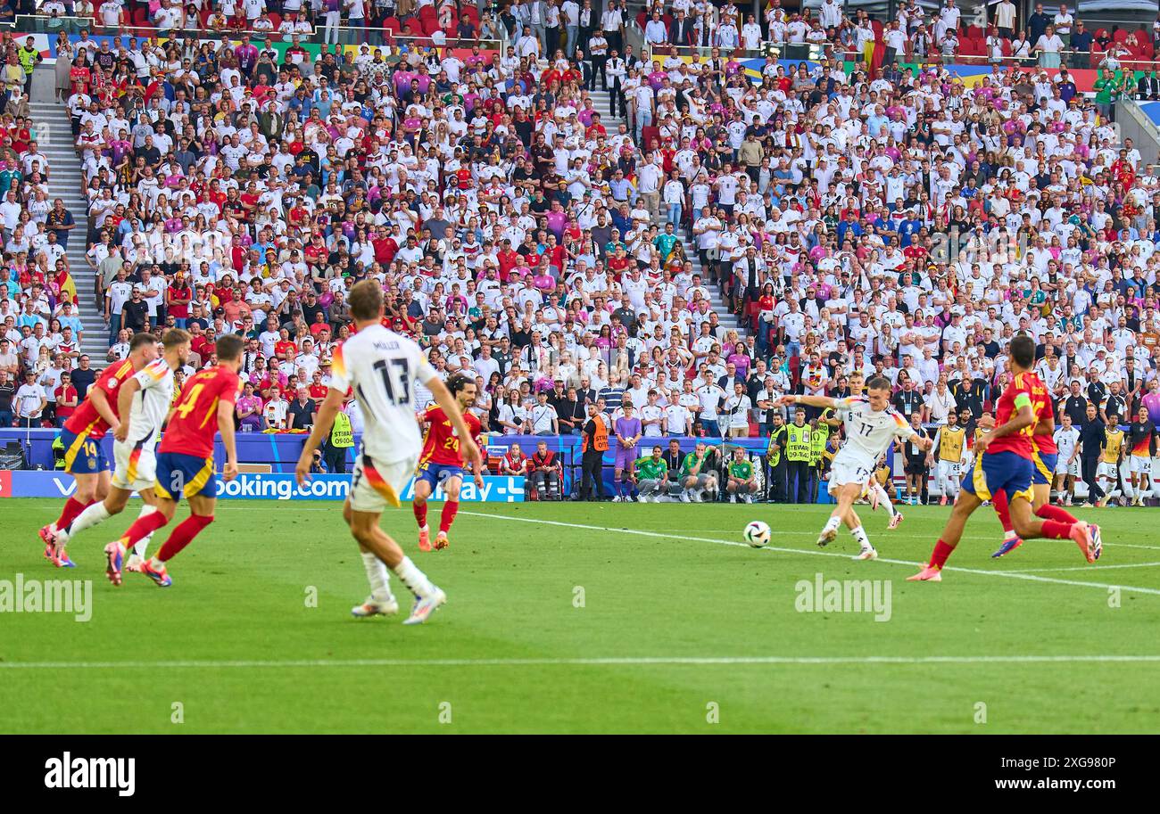 Florian Wirtz, Nr. 17 DFB chance for goal in the quarter final match ...