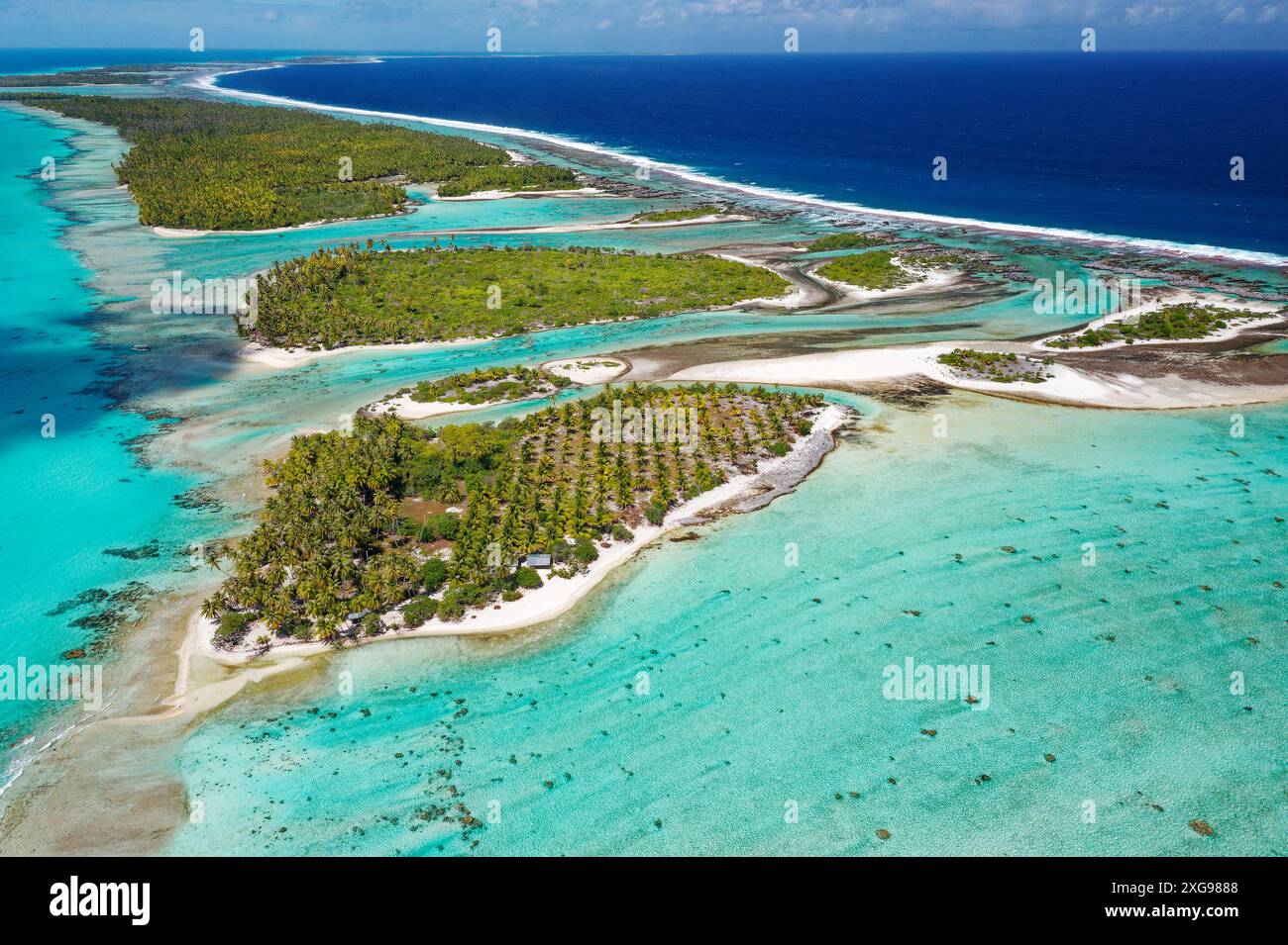 FRENCH POLYNESIA. TUAMOTU ARCHIPELAGO. RANGIROA ISLAND. AERIAL VIEW OF ...