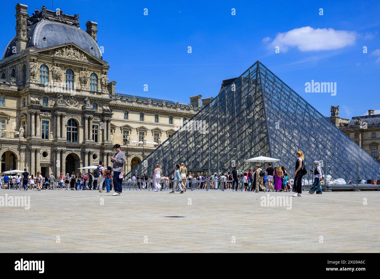 Collection of french louvre paintings hi-res stock photography and images - Alamy