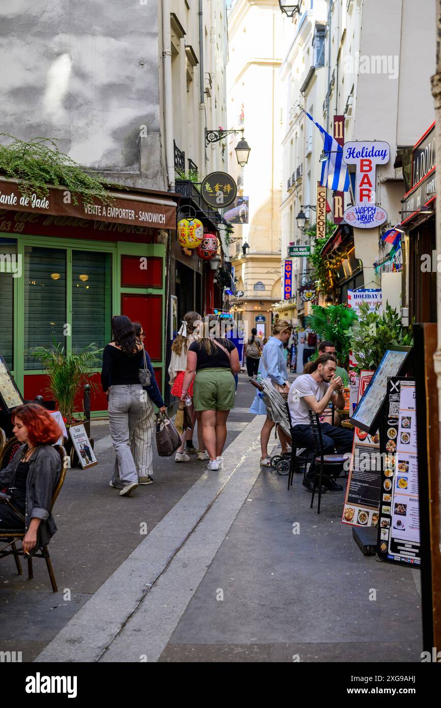 Landmarks urban bustling hi-res stock photography and images - Alamy