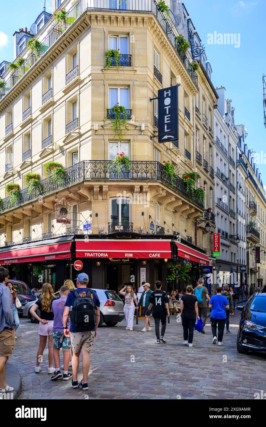 Landmarks urban bustling hi-res stock photography and images - Alamy