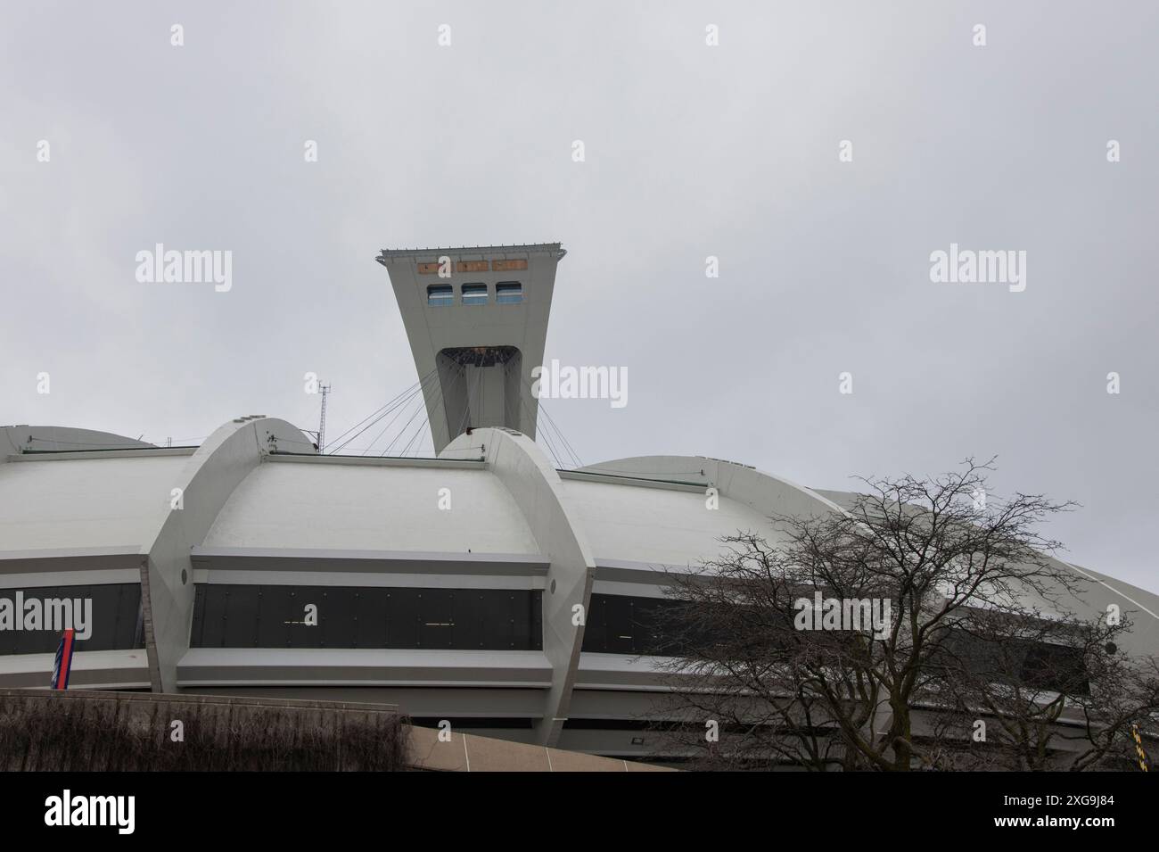 Retractable roof stadiums hi-res stock photography and images - Alamy