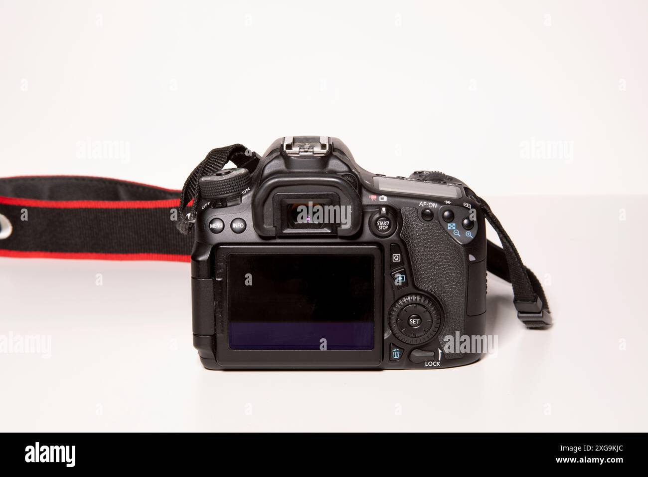 Canon EOS 70D DSLR Camera Stock Photo - Alamy