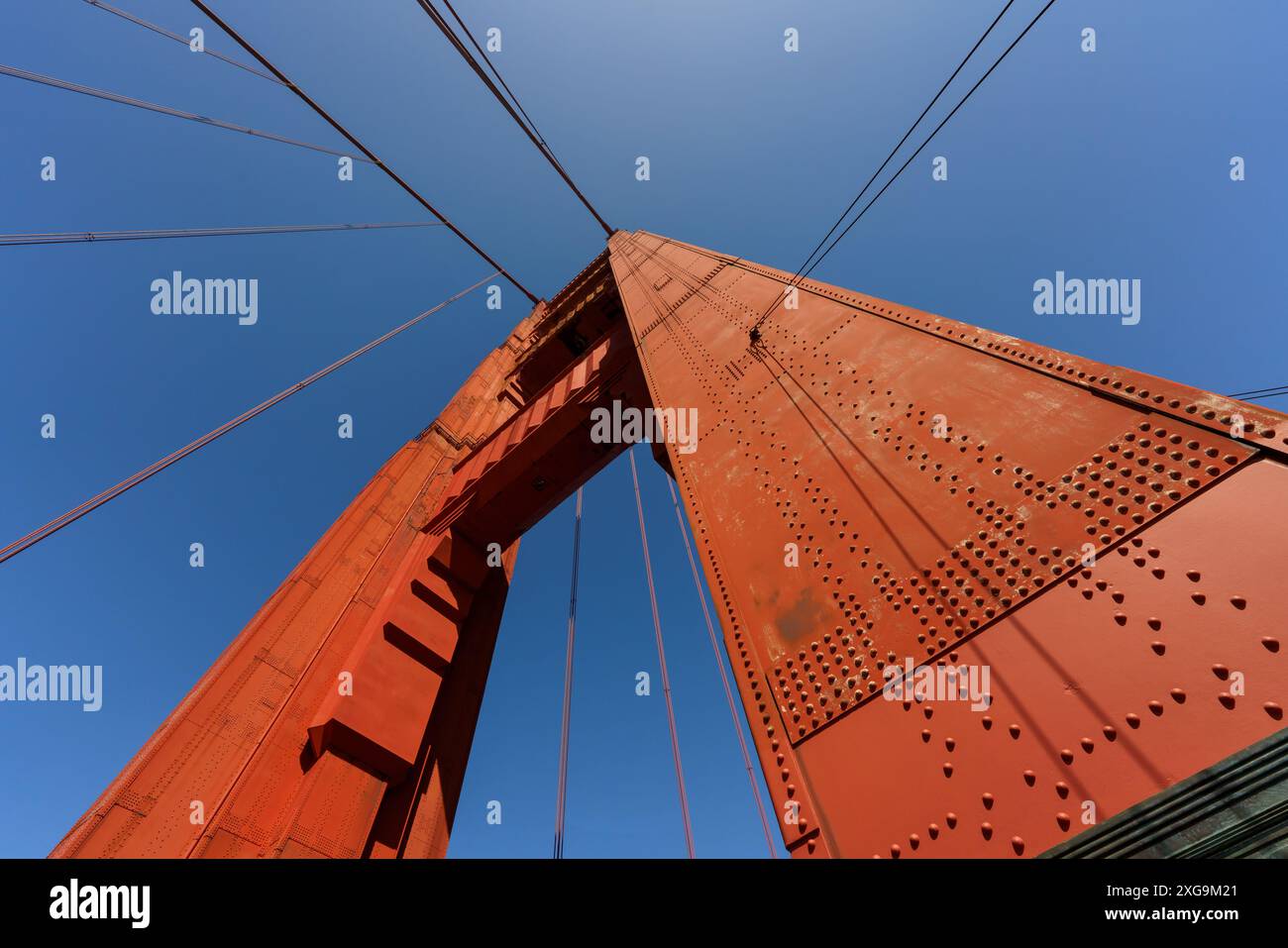 Golden gate bridge tower bridges hi-res stock photography and images ...