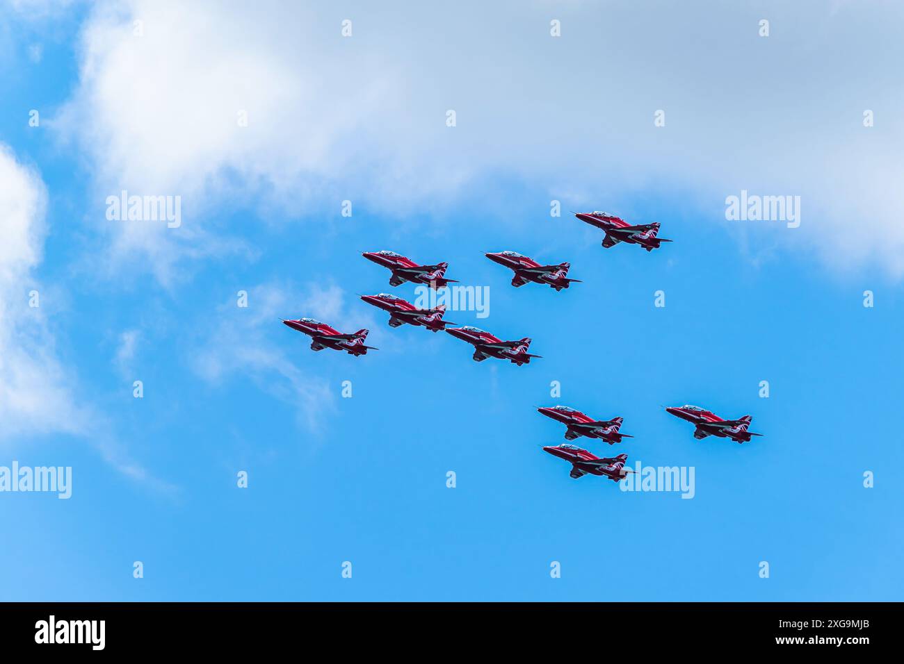 Red arrows tricks hi-res stock photography and images - Alamy