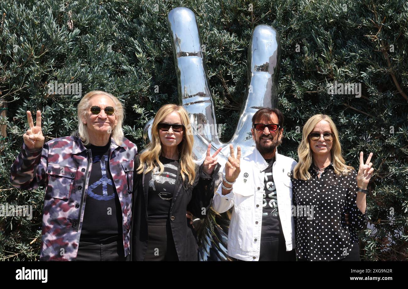 BEVERLY HILLS, CA - JULYE 7: Joe Walsh, Marjorie Bach, Ringo Starr ...