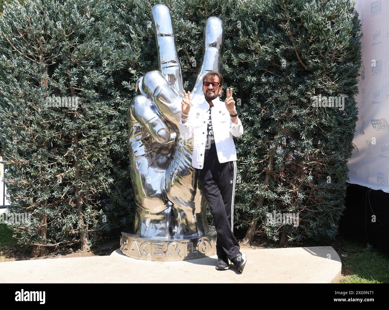 BEVERLY HILLS, CA - JULYE 7: Ringo Starr at the Ringo's Peace & Love ...