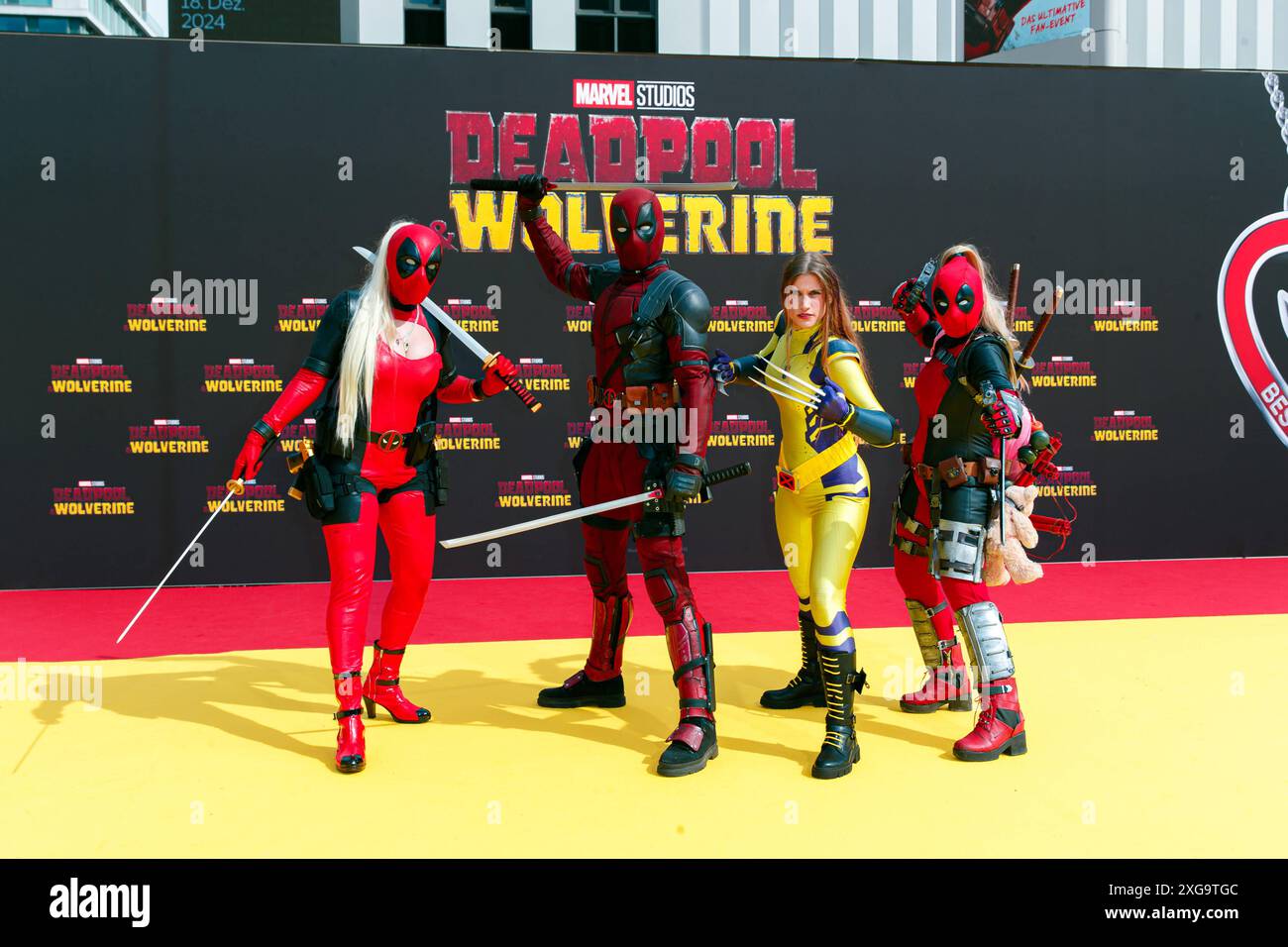 Fan Event - Deadpool & Wolverine Deadpool Cosplayers beim Fan Event zum ...