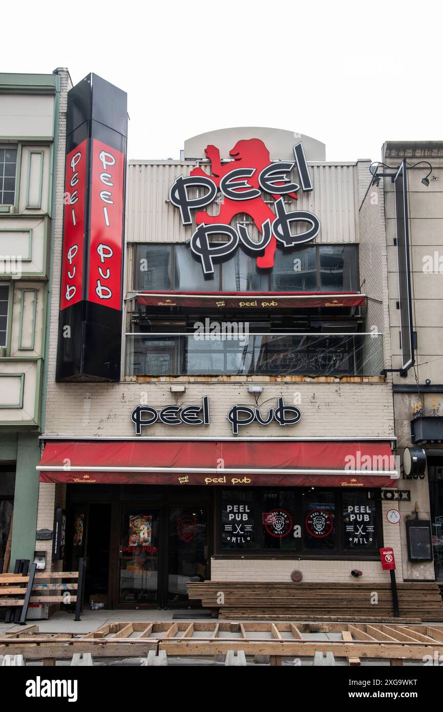 Peel Pub sign in downtown Montreal, Quebec, Canada Stock Photo - Alamy