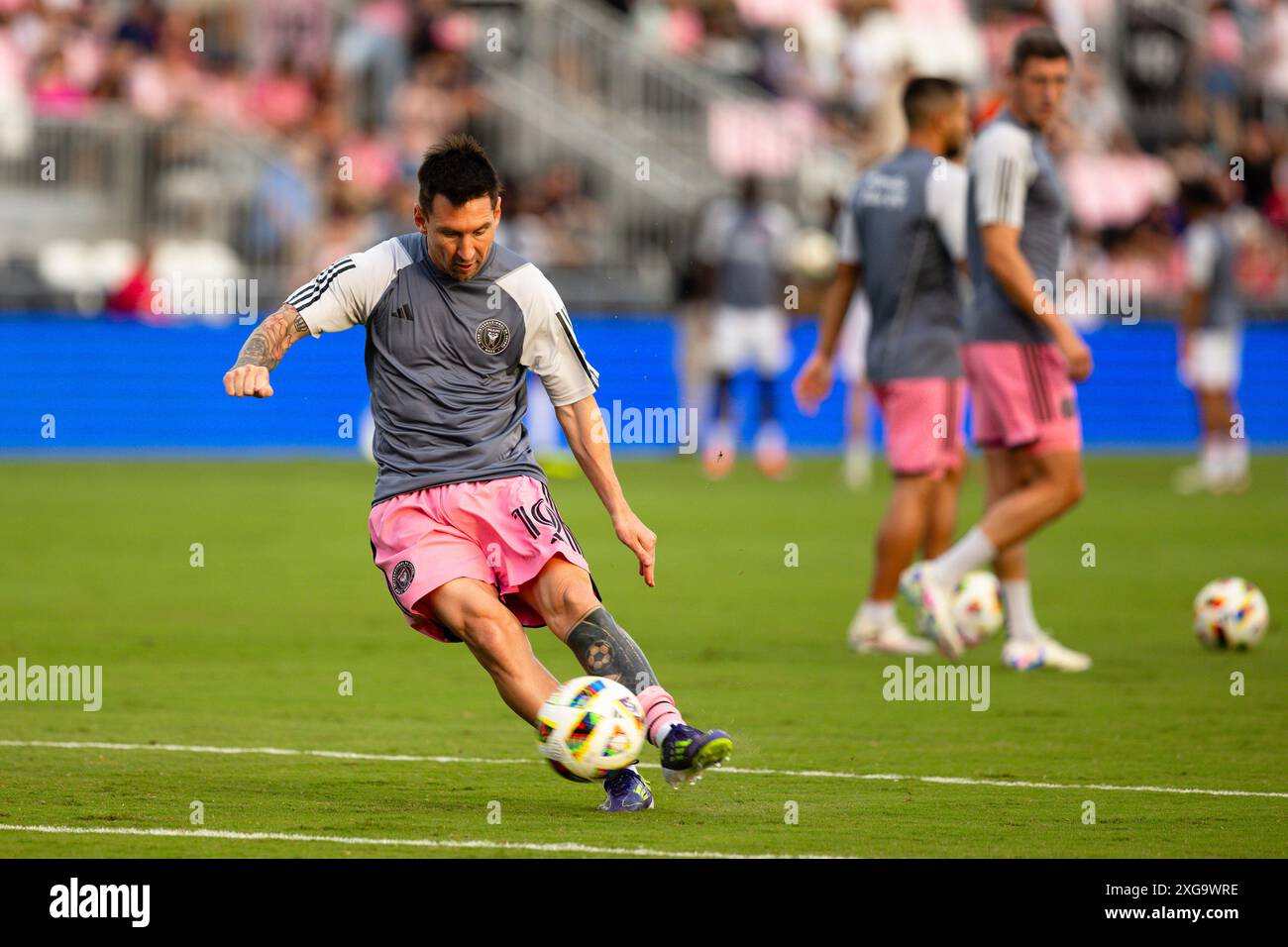 FORT LAUDERDALE, FLORIDA - JUNE 01: Lionel Messi #10 of Inter Miami ...