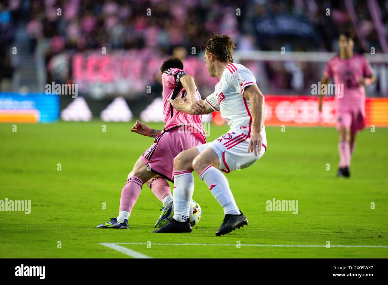 FORT LAUDERDALE, FLORIDA - JUNE 01: Lionel Messi #10 of Inter Miami ...
