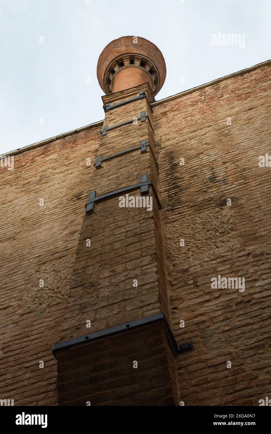 Venice, Italy: Ancient chimney at the backyard of a palazzo Stock Photo ...