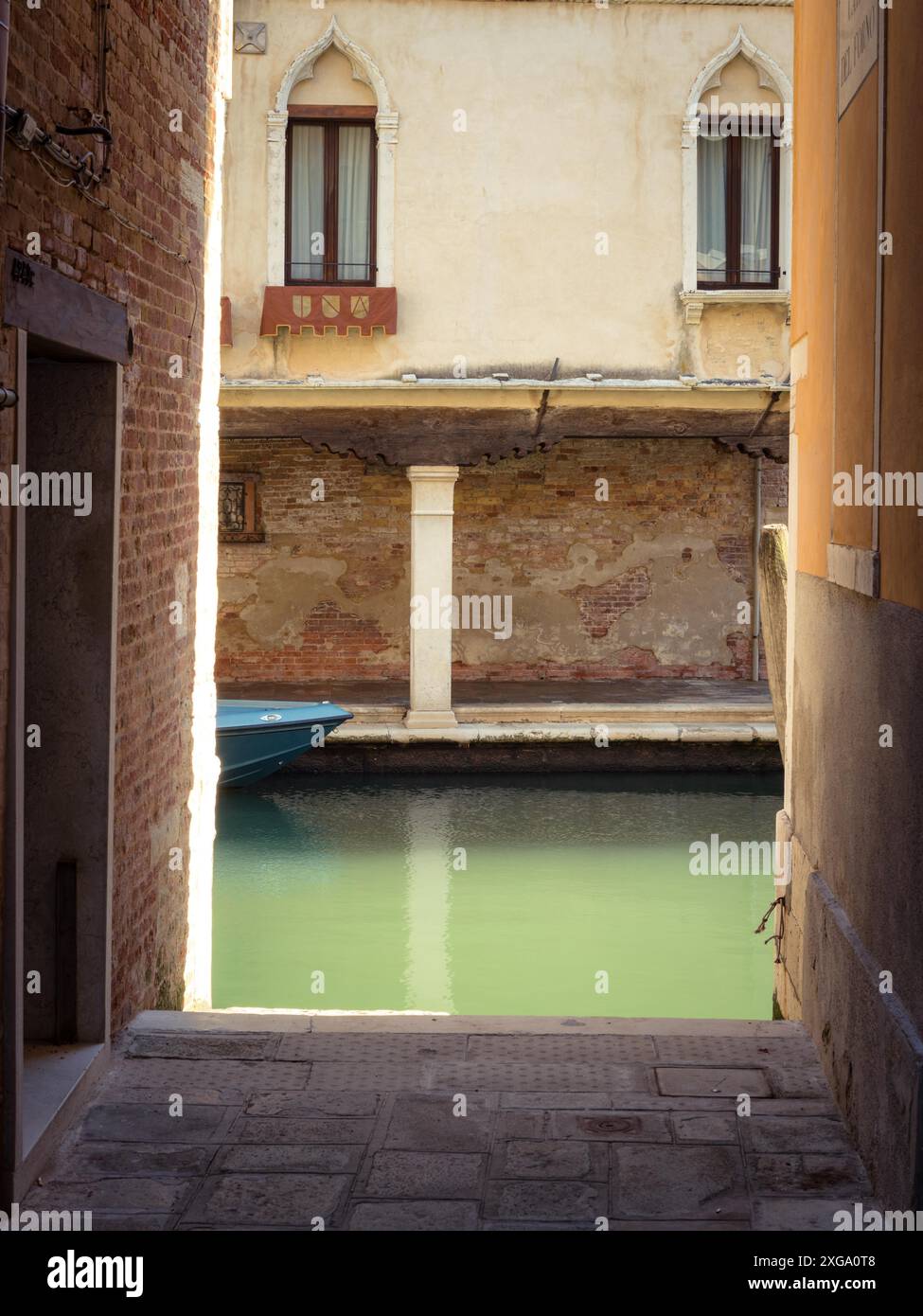 Venice dead end road hi-res stock photography and images - Alamy